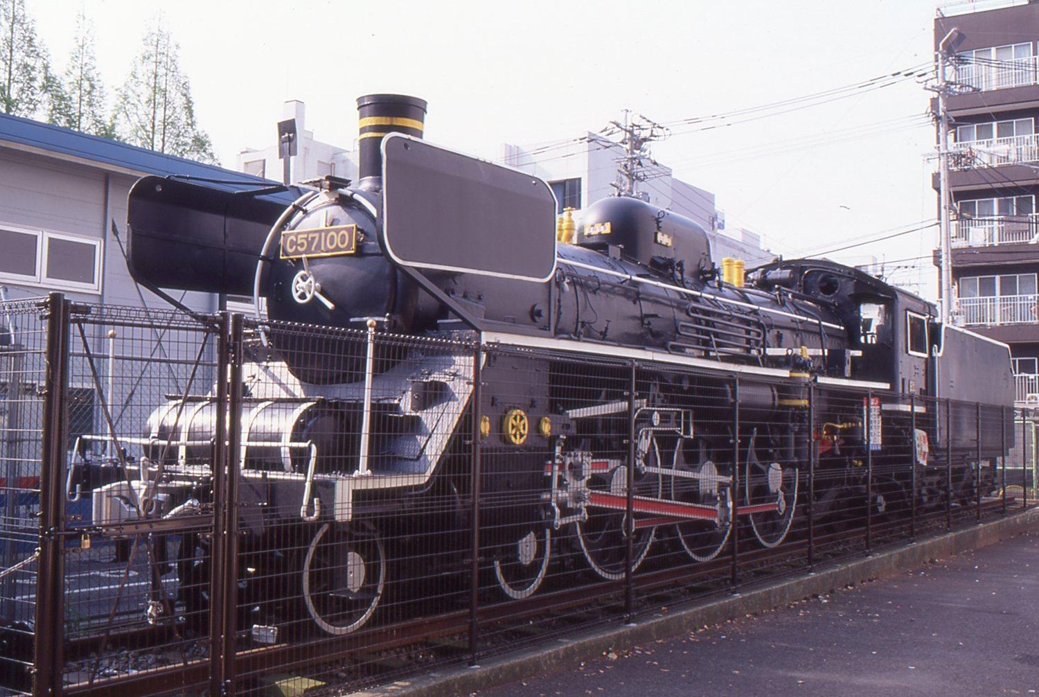 解体された蒸気機関車たち 3: コバQのデジカメ歩き