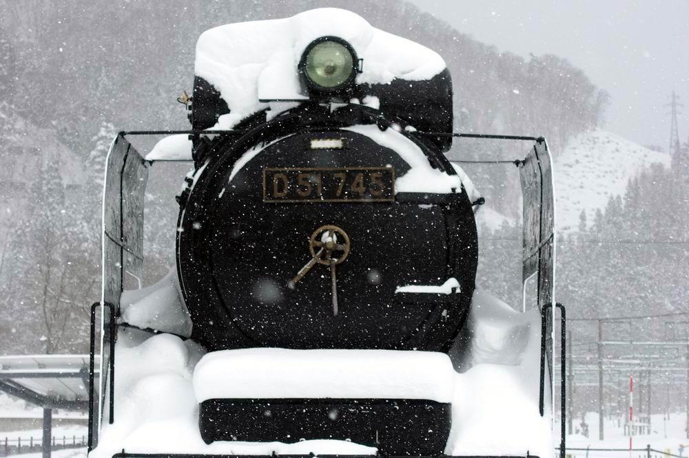 水上駅転車台広場：D51 745雪景色: コバQのデジカメ歩き