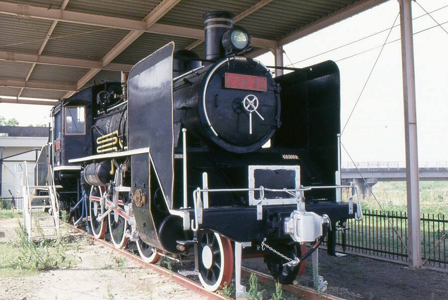 C56 92：出水駅西口前: コバQのデジカメ歩き